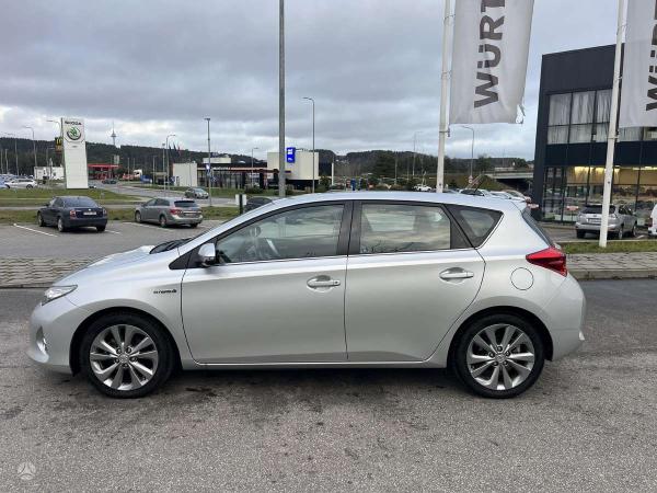 Pelēks Toyota Auris 2013 Viļņa, ar dzinēja tilpumu 1.80 L un nobraukumu 236 tūkst. km par 8950 €, foto 10 vietnē AUTOMOTO.COM.LV