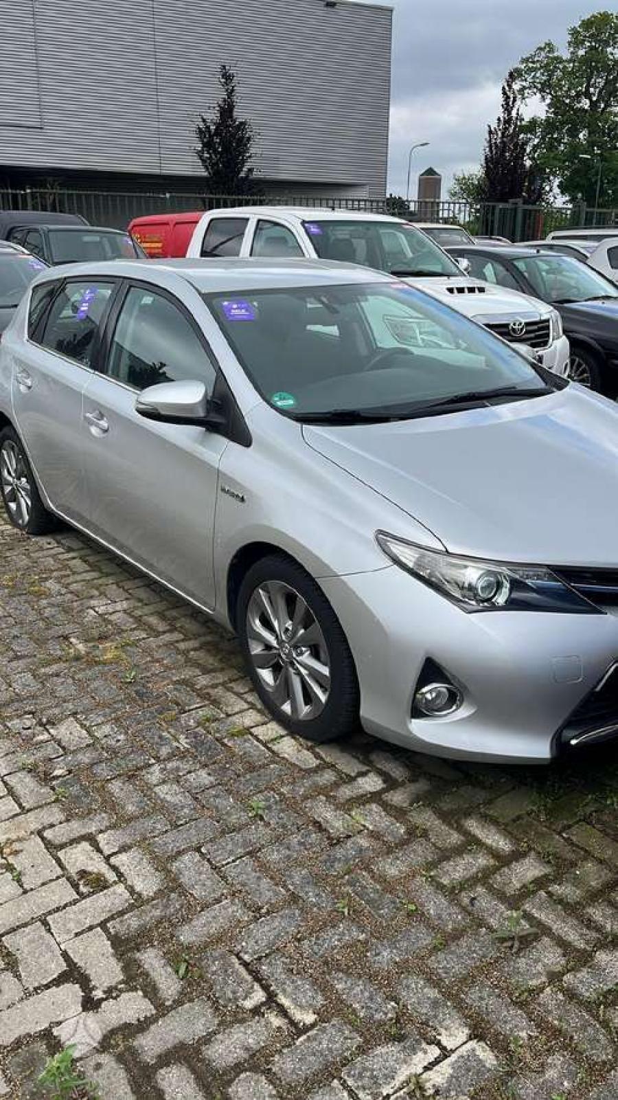 Grey Toyota Auris 2013 in Vilnius, with an engine capacity of 1.80 L and mileage of 236 thousand km for 8950 €, photo 36 on AUTOMOTO.COM.LV