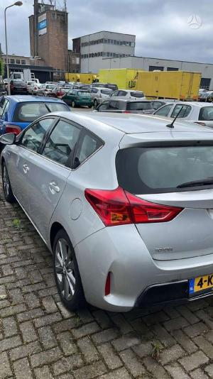 Grey Toyota Auris 2013 in Vilnius, with an engine capacity of 1.80 L and mileage of 236 thousand km for 8950 €, photo 40 on AUTOMOTO.COM.LV