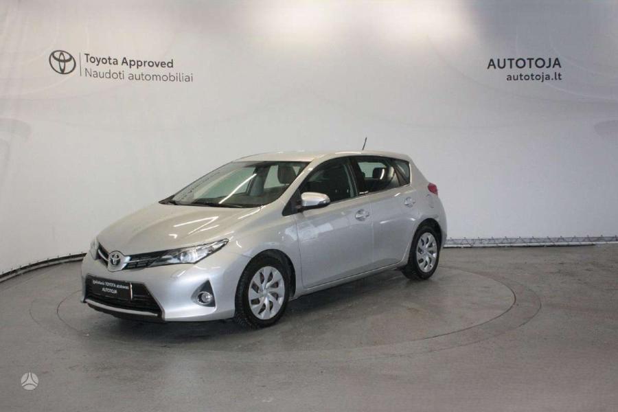 Pelēks Toyota Auris 2013 Kauņa, ar dzinēja tilpumu 1.36 L un nobraukumu 274 tūkst. km par 5500 €, foto 1 vietnē AUTOMOTO.COM.LV