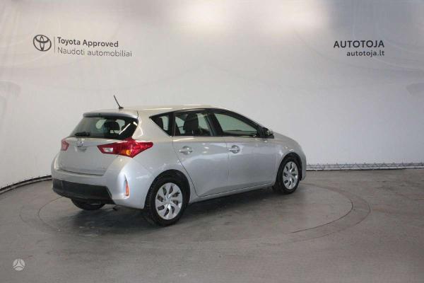 Pelēks Toyota Auris 2013 Kauņa, ar dzinēja tilpumu 1.36 L un nobraukumu 274 tūkst. km par 5500 €, foto 2 vietnē AUTOMOTO.COM.LV