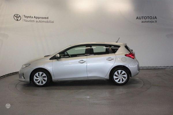Pelēks Toyota Auris 2013 Kauņa, ar dzinēja tilpumu 1.36 L un nobraukumu 274 tūkst. km par 5500 €, foto 3 vietnē AUTOMOTO.COM.LV