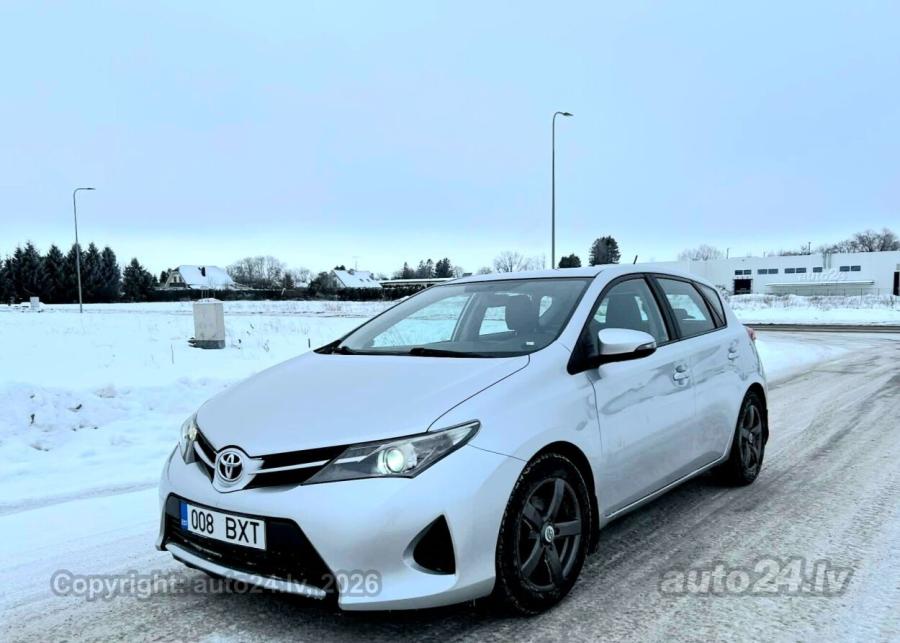 Grey Toyota Auris 2013 in Tallinn, with an engine capacity of 1.40 L and mileage of 202 thousand km for 4890 €, photo 4 on AUTOMOTO.COM.LV