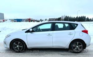Grey Toyota Auris 2013 in Tallinn, with an engine capacity of 1.40 L and mileage of 202 thousand km for 4890 €, photo 5 on AUTOMOTO.COM.LV