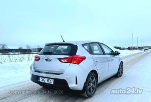 Grey Toyota Auris 2013 in Tallinn, with an engine capacity of 1.40 L and mileage of 202 thousand km for 4890 €, photo 9 on AUTOMOTO.COM.LV