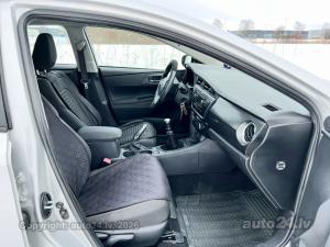 Grey Toyota Auris 2013 in Tallinn, with an engine capacity of 1.40 L and mileage of 202 thousand km for 4890 €, photo 12 on AUTOMOTO.COM.LV