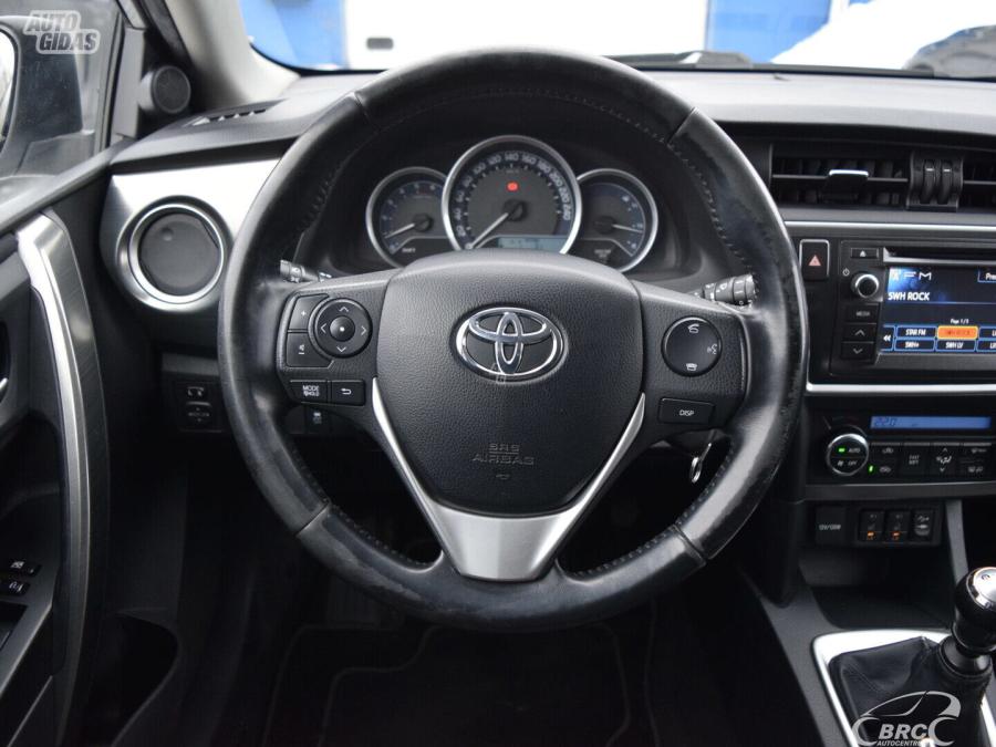 Pelēks Toyota Auris 2013 Rīga, ar dzinēja tilpumu 1.40 L un nobraukumu 308 tūkst. km par 3900 €, foto 10 vietnē AUTOMOTO.COM.LV