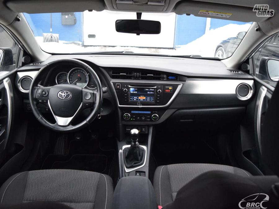 Pelēks Toyota Auris 2013 Rīga, ar dzinēja tilpumu 1.40 L un nobraukumu 308 tūkst. km par 3900 €, foto 15 vietnē AUTOMOTO.COM.LV