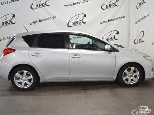 Pelēks Toyota Auris 2013 Rīga, ar dzinēja tilpumu 1.40 L un nobraukumu 308 tūkst. km par 3900 €, foto 24 vietnē AUTOMOTO.COM.LV