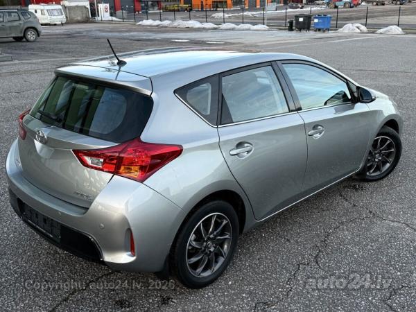 Pelēks Toyota Auris 2013 Tartu, ar dzinēja tilpumu 1.40 L un nobraukumu 264 tūkst. km par 6399 €, foto 4 vietnē AUTOMOTO.COM.LV