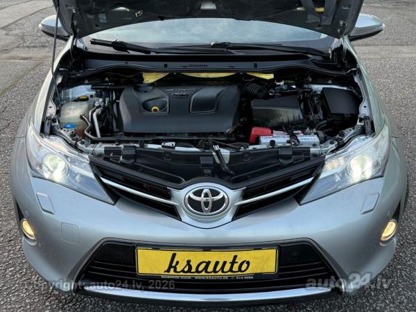 Pelēks Toyota Auris 2013 Tartu, ar dzinēja tilpumu 1.40 L un nobraukumu 264 tūkst. km par 6399 €, foto 5 vietnē AUTOMOTO.COM.LV