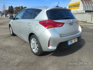 Pelēks Toyota Auris 2013 Tallina, ar dzinēja tilpumu 1.60 L un nobraukumu 180 tūkst. km par 5950 €, foto 6 vietnē AUTOMOTO.COM.LV