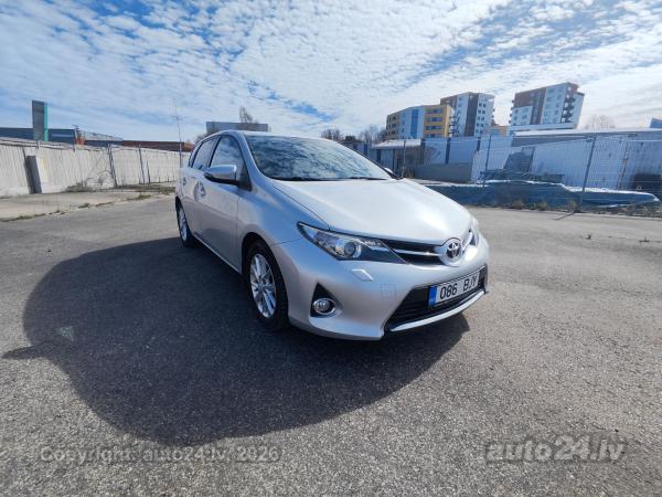 Pelēks Toyota Auris 2013 Tallina, ar dzinēja tilpumu 1.60 L un nobraukumu 180 tūkst. km par 5950 €, foto 9 vietnē AUTOMOTO.COM.LV