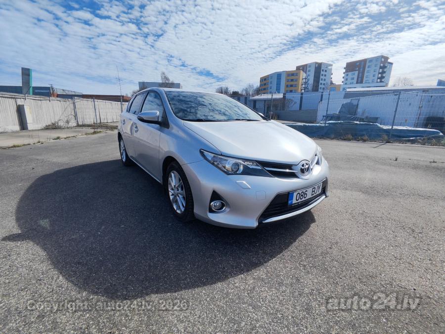 Pelēks Toyota Auris 2013 Tallina, ar dzinēja tilpumu 1.60 L un nobraukumu 180 tūkst. km par 5950 €, foto 10 vietnē AUTOMOTO.COM.LV
