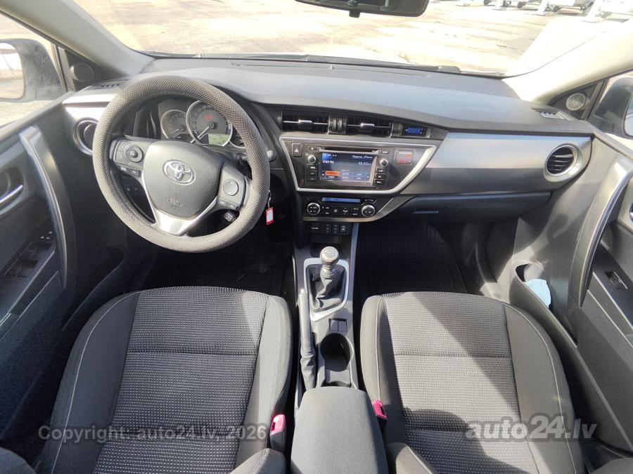 Pelēks Toyota Auris 2013 Tallina, ar dzinēja tilpumu 1.60 L un nobraukumu 180 tūkst. km par 5950 €, foto 12 vietnē AUTOMOTO.COM.LV