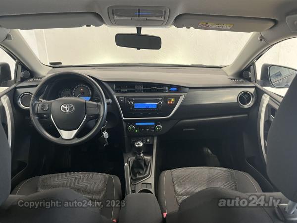 Pelēks Toyota Auris 2013 Rakvere, ar dzinēja tilpumu 1.60 L un nobraukumu 190 tūkst. km par 6490 €, foto 7 vietnē AUTOMOTO.COM.LV