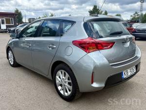 Pelēks Toyota Auris 2013 Rīga, ar dzinēja tilpumu 2.00 L un nobraukumu 0 tūkst. km par 4550 €, foto 5 vietnē AUTOMOTO.COM.LV