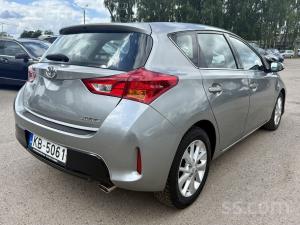 Pelēks Toyota Auris 2013 Rīga, ar dzinēja tilpumu 2.00 L un nobraukumu 0 tūkst. km par 4550 €, foto 6 vietnē AUTOMOTO.COM.LV