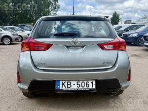 Pelēks Toyota Auris 2013 Rīga, ar dzinēja tilpumu 2.00 L un nobraukumu 0 tūkst. km par 4550 €, foto 7 vietnē AUTOMOTO.COM.LV