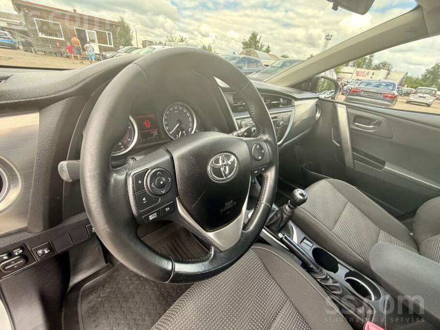Pelēks Toyota Auris 2013 Rīga, ar dzinēja tilpumu 2.00 L un nobraukumu 0 tūkst. km par 4550 €, foto 8 vietnē AUTOMOTO.COM.LV