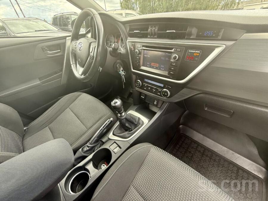 Pelēks Toyota Auris 2013 Rīga, ar dzinēja tilpumu 2.00 L un nobraukumu 0 tūkst. km par 4550 €, foto 14 vietnē AUTOMOTO.COM.LV
