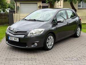 Pelēks Toyota Auris 2013 Pērnava, ar dzinēja tilpumu 1.60 L un nobraukumu 138 tūkst. km par 6250 €, foto 4 vietnē AUTOMOTO.COM.LV