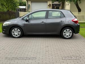 Pelēks Toyota Auris 2013 Pērnava, ar dzinēja tilpumu 1.60 L un nobraukumu 138 tūkst. km par 6250 €, foto 5 vietnē AUTOMOTO.COM.LV