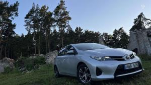 Grey Toyota Auris 2013 in Kaunas, with an engine capacity of 1.33 L and mileage of 250 thousand km for 4995 €, photo  on AUTOMOTO.COM.LV