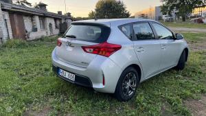 Grey Toyota Auris 2013 in Kaunas, with an engine capacity of 1.33 L and mileage of 250 thousand km for 4995 €, photo 6 on AUTOMOTO.COM.LV