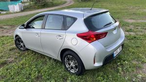 Grey Toyota Auris 2013 in Kaunas, with an engine capacity of 1.33 L and mileage of 250 thousand km for 4995 €, photo 11 on AUTOMOTO.COM.LV
