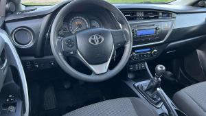 Grey Toyota Auris 2013 in Kaunas, with an engine capacity of 1.33 L and mileage of 250 thousand km for 4995 €, photo 23 on AUTOMOTO.COM.LV