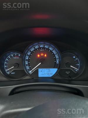 Grey Toyota Auris 2013 in Riga, with an engine capacity of 1.60 L and mileage of 224 thousand km for 4200 €, photo 5 on AUTOMOTO.COM.LV