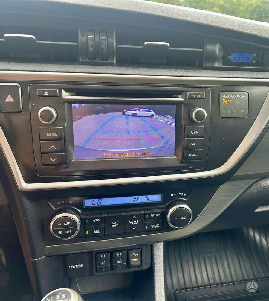 Pelēks Toyota Auris 2013 Palanga, ar dzinēja tilpumu 1.60 L un nobraukumu 230 tūkst. km par 3900 €, foto 12 vietnē AUTOMOTO.COM.LV