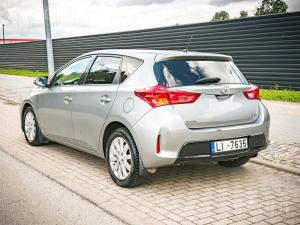 Pelēks Toyota Auris 2013 Rīga, ar dzinēja tilpumu 1.40 L un nobraukumu 241 tūkst. km par 4990 €, foto 7 vietnē AUTOMOTO.COM.LV