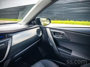 Pelēks Toyota Auris 2013 Rīga, ar dzinēja tilpumu 1.40 L un nobraukumu 241 tūkst. km par 4990 €, foto 15 vietnē AUTOMOTO.COM.LV
