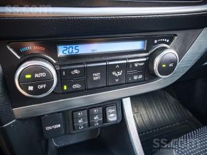 Pelēks Toyota Auris 2013 Rīga, ar dzinēja tilpumu 1.40 L un nobraukumu 241 tūkst. km par 4990 €, foto 16 vietnē AUTOMOTO.COM.LV