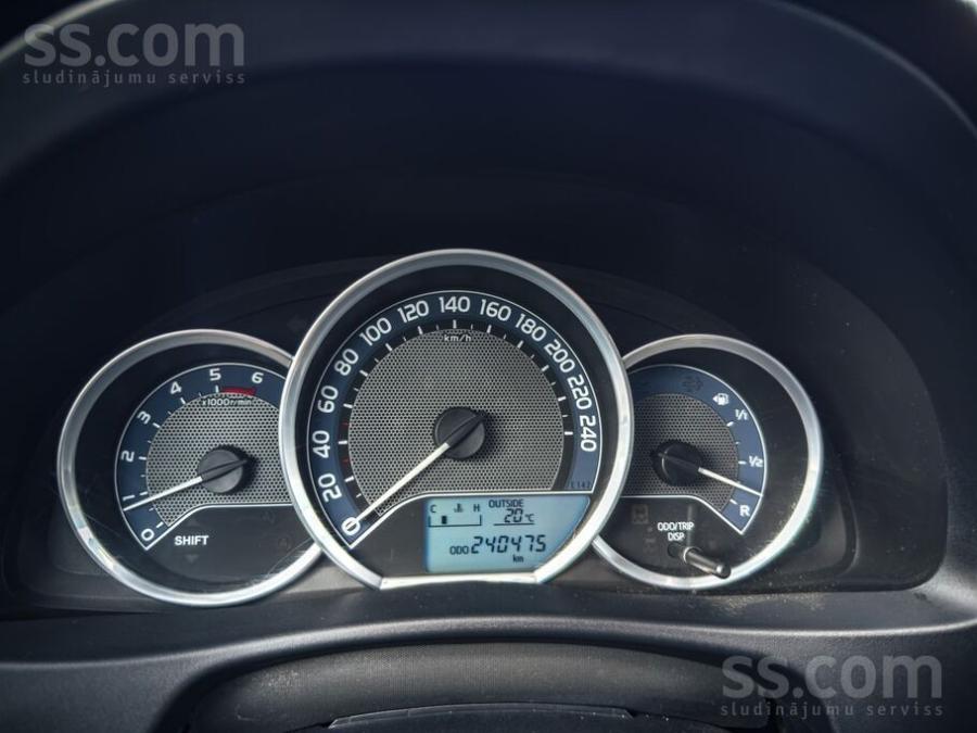 Pelēks Toyota Auris 2013 Rīga, ar dzinēja tilpumu 1.40 L un nobraukumu 241 tūkst. km par 4990 €, foto 17 vietnē AUTOMOTO.COM.LV