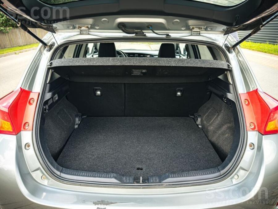 Pelēks Toyota Auris 2013 Rīga, ar dzinēja tilpumu 1.40 L un nobraukumu 241 tūkst. km par 4990 €, foto 19 vietnē AUTOMOTO.COM.LV