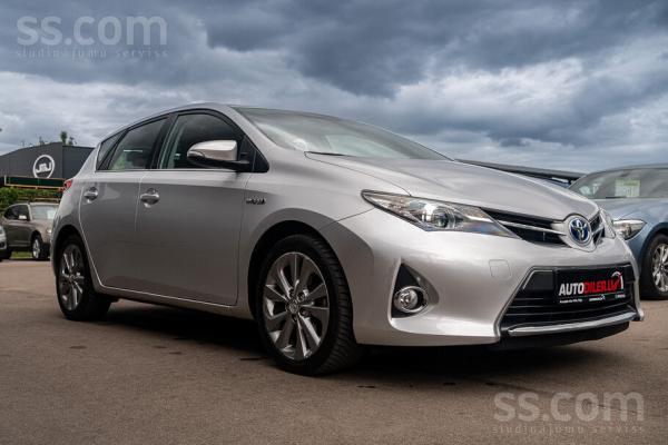 Grey Toyota Auris 2013 in Riga, with an engine capacity of 1.80 L and mileage of 0 thousand km for 8650 €, photo 7 on AUTOMOTO.COM.LV