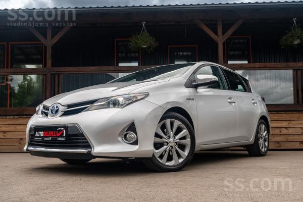 Grey Toyota Auris 2013 in Riga, with an engine capacity of 1.80 L and mileage of 0 thousand km for 8650 €, photo 8 on AUTOMOTO.COM.LV
