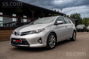 Grey Toyota Auris 2013 in Riga, with an engine capacity of 1.80 L and mileage of 0 thousand km for 8650 €, photo 6 on AUTOMOTO.COM.LV