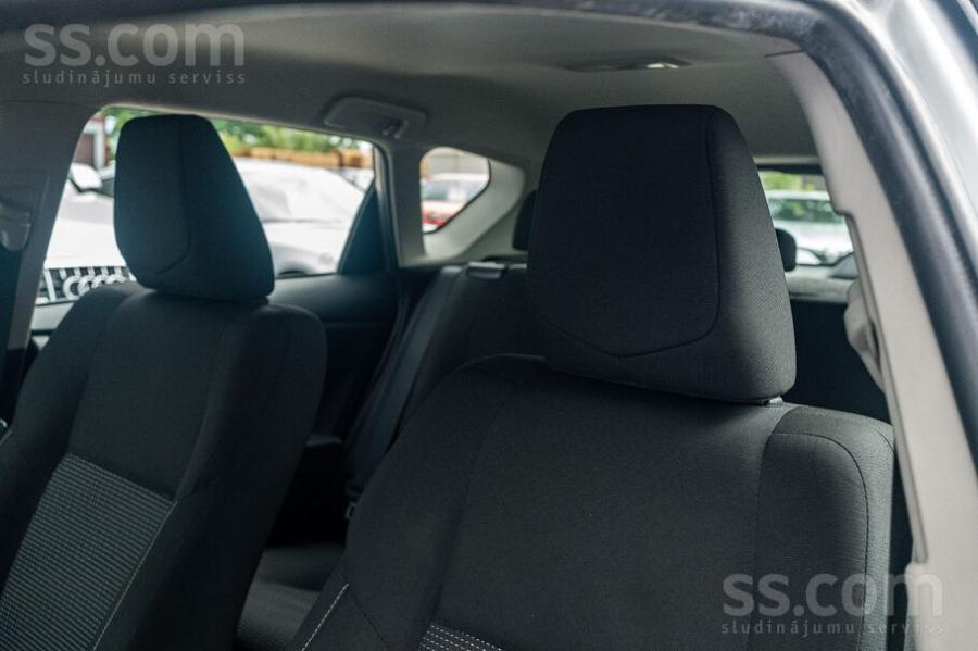 Grey Toyota Auris 2013 in Riga, with an engine capacity of 1.80 L and mileage of 0 thousand km for 8650 €, photo 21 on AUTOMOTO.COM.LV