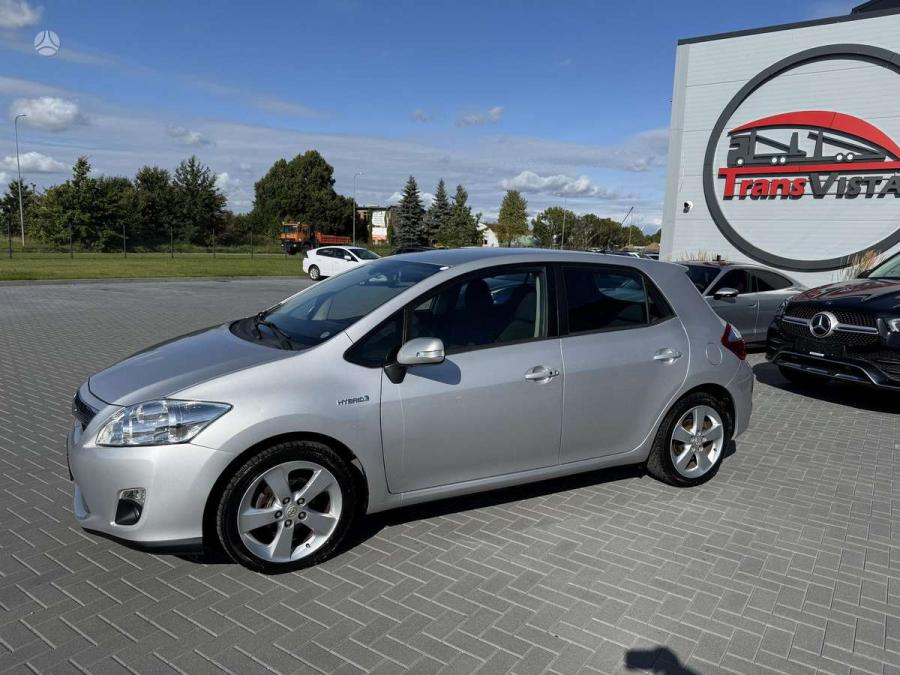 Pelēks Toyota Auris 2013 Telšiai, ar dzinēja tilpumu 1.80 L un nobraukumu 263 tūkst. km par 6200 €, foto 3 vietnē AUTOMOTO.COM.LV