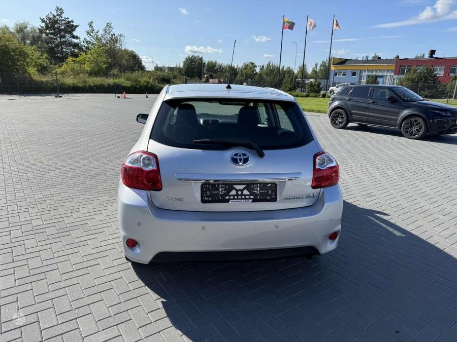 Pelēks Toyota Auris 2013 Telšiai, ar dzinēja tilpumu 1.80 L un nobraukumu 263 tūkst. km par 6200 €, foto 6 vietnē AUTOMOTO.COM.LV
