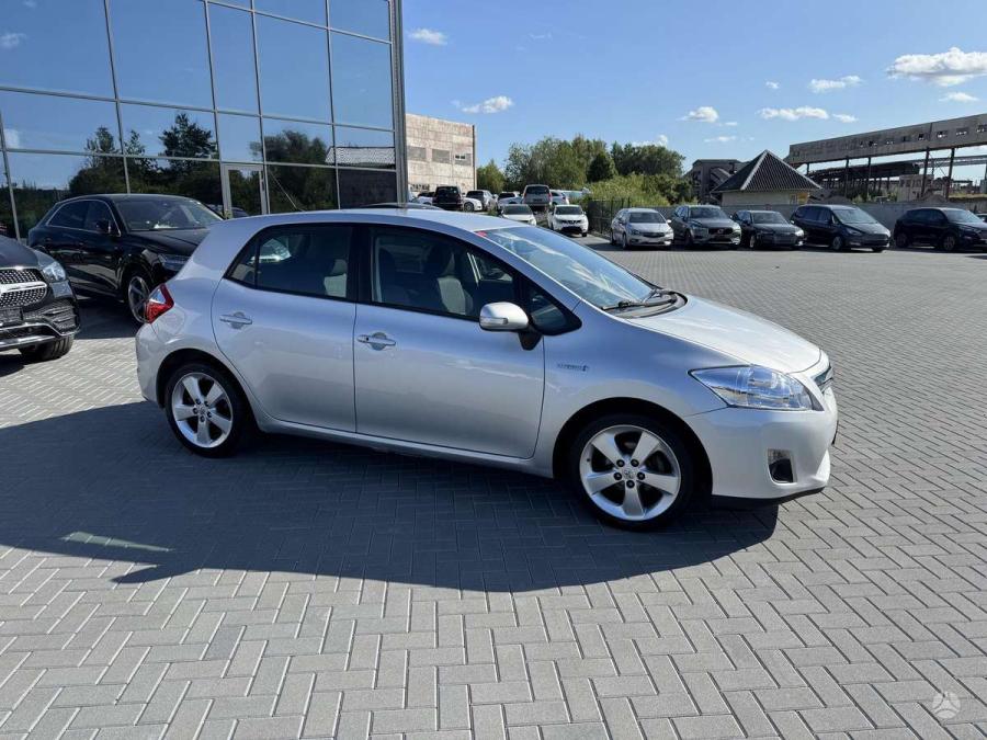 Pelēks Toyota Auris 2013 Telšiai, ar dzinēja tilpumu 1.80 L un nobraukumu 263 tūkst. km par 6200 €, foto 9 vietnē AUTOMOTO.COM.LV