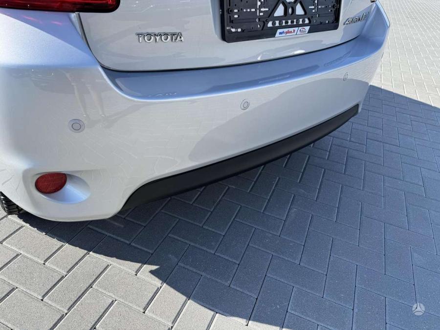 Pelēks Toyota Auris 2013 Telšiai, ar dzinēja tilpumu 1.80 L un nobraukumu 263 tūkst. km par 6200 €, foto 13 vietnē AUTOMOTO.COM.LV