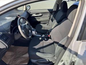 Pelēks Toyota Auris 2013 Telšiai, ar dzinēja tilpumu 1.80 L un nobraukumu 263 tūkst. km par 6200 €, foto 17 vietnē AUTOMOTO.COM.LV
