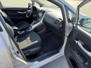 Pelēks Toyota Auris 2013 Telšiai, ar dzinēja tilpumu 1.80 L un nobraukumu 263 tūkst. km par 6200 €, foto 23 vietnē AUTOMOTO.COM.LV