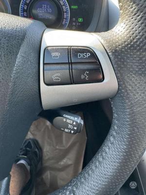 Pelēks Toyota Auris 2013 Telšiai, ar dzinēja tilpumu 1.80 L un nobraukumu 263 tūkst. km par 6200 €, foto 33 vietnē AUTOMOTO.COM.LV