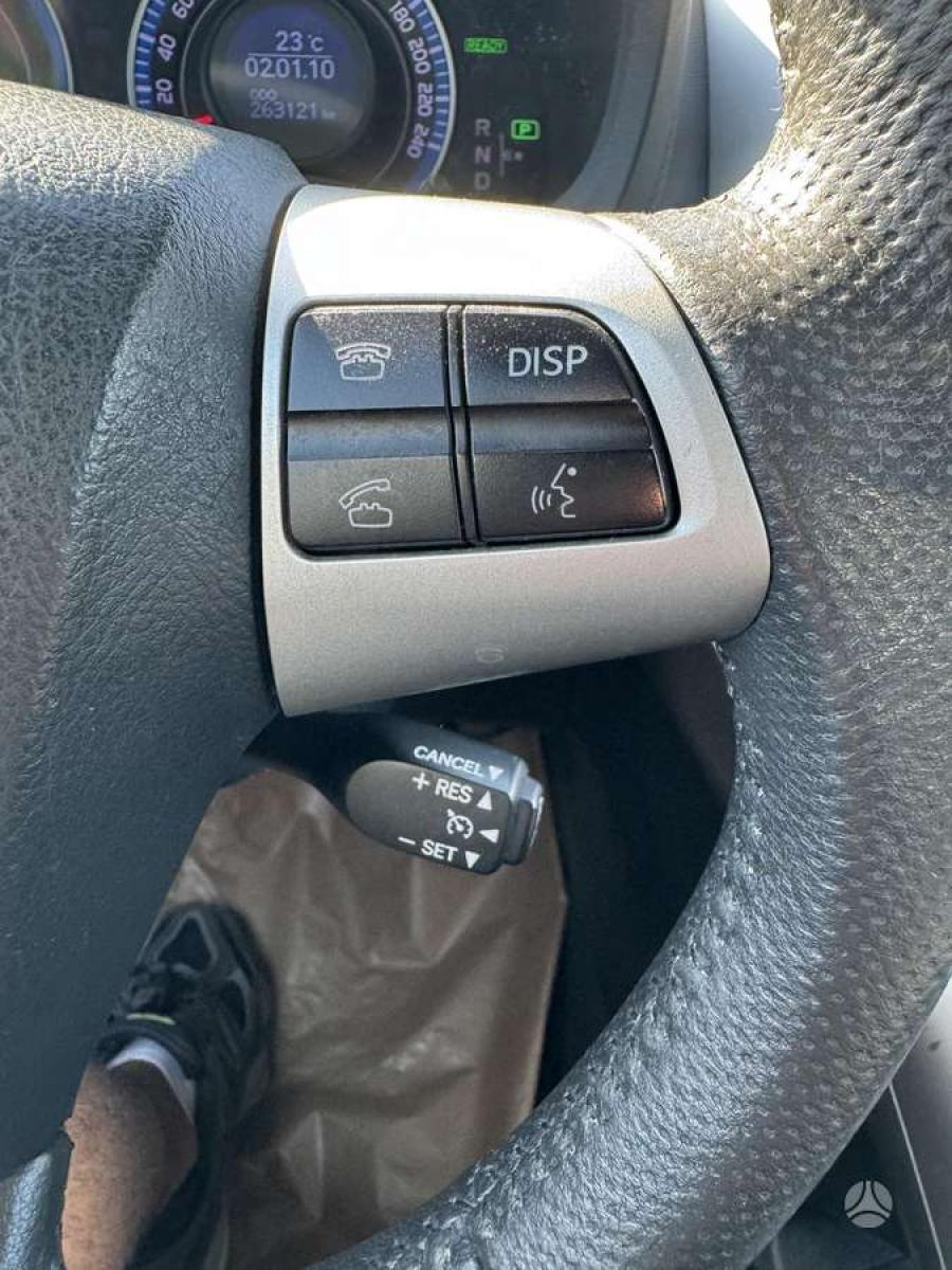Pelēks Toyota Auris 2013 Telšiai, ar dzinēja tilpumu 1.80 L un nobraukumu 263 tūkst. km par 6200 €, foto 33 vietnē AUTOMOTO.COM.LV